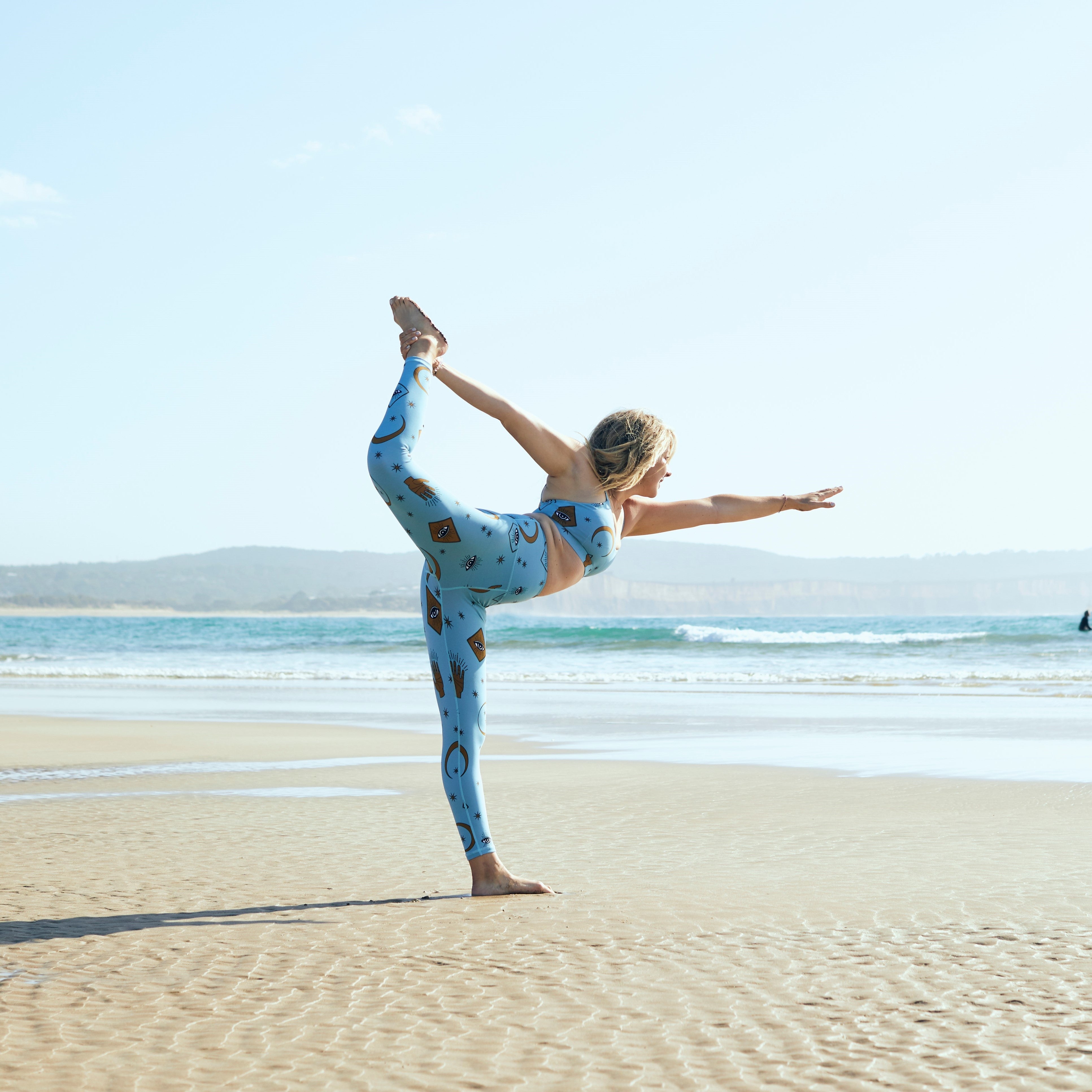 De-Stress Yoga with Lola Berry – Morlife